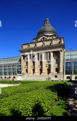 View of the glass palace of the Bavarian State Office in Munich in the ...