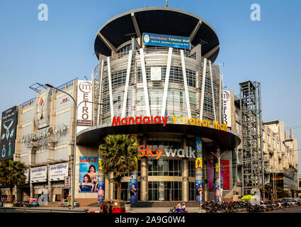 Yatanar Shopping Mall, Mandalay, Myanmar Stock Photo - Alamy
