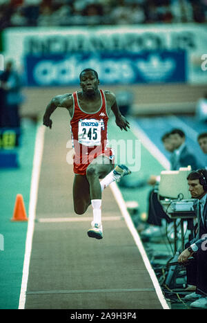 Al Joyner (USA) competing at the 1987 IAAF World Indoor Championships ...