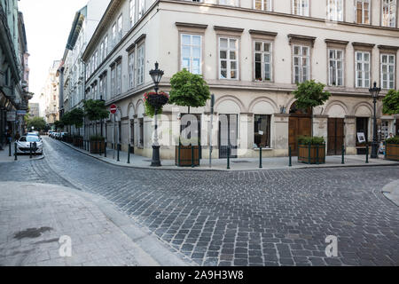 Budapest, Nyary Pal utca, Public Space, Straßenbild Stock Photo - Alamy