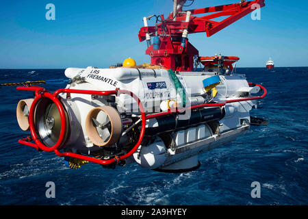 Royal Australian Navy submarine rescue vessel LR5 deploys from the MV ...