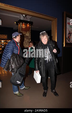 Quaster von den Puhdys beim WIEDERSEHEN DER OSTLEGENDEN von MyTVplus im ...