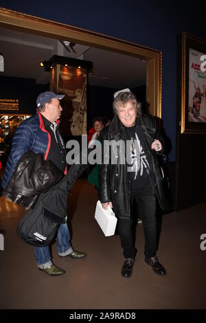 Quaster von den Puhdys beim WIEDERSEHEN DER OSTLEGENDEN von MyTVplus im ...