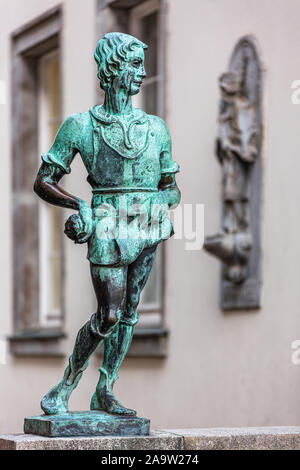 "Molder boy" bronze sculpture by the sculptor W. Hoselmann (1890-1978 ...