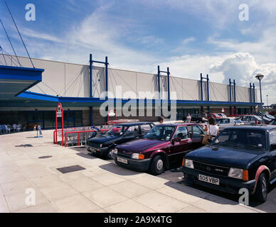 1990 Texas DIY store, Farnham, SE England, UK Stock Photo - Alamy