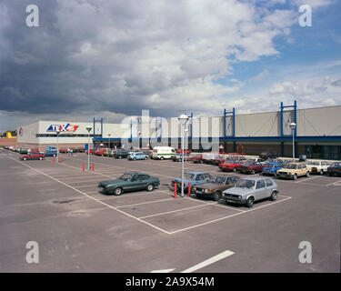 1990 Texas DIY store, Farnham, SE England, UK Stock Photo - Alamy