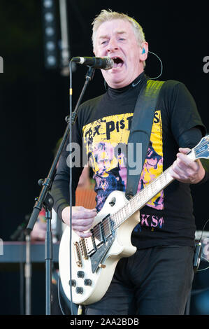 Singer, songwriter Davy Carton of the Saw Doctors performing at ...