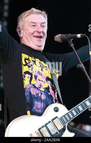 Davy Carton folk rock band The Saw Doctors sign copies of their best ...