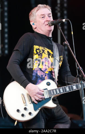 Singer, songwriter Davy Carton of the Saw Doctors performing at ...