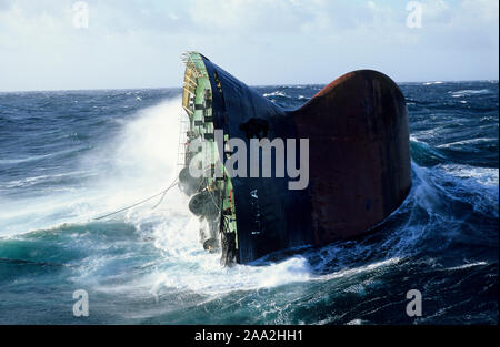 Oil spill caused by the sinking of the tanker Erika off the coasts of ...