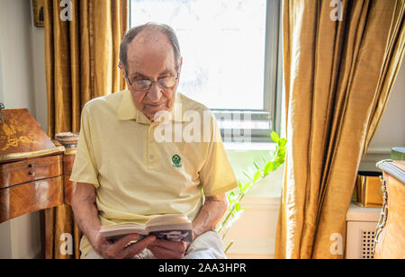 former Jewish refugee, CIA official and wine merchant Peter Sichel at ...