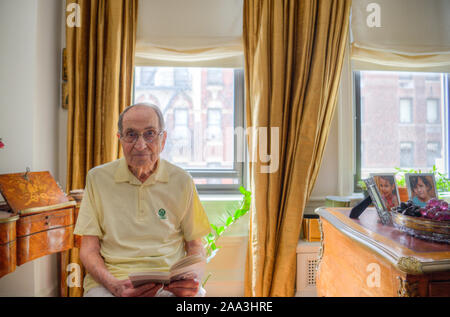 former Jewish refugee, CIA official and wine merchant Peter Sichel at ...