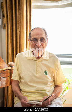 former Jewish refugee, CIA official and wine merchant Peter Sichel at ...