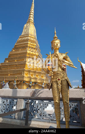 Kinnaree statue at The Grand palace Temple in Bangkok, Thailand Stock ...