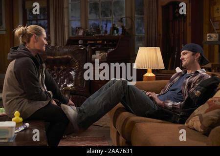 Ashton Kutcher, Elisha Cuthbert, "The Ranch" Season 3 - Part 6 Photo ...