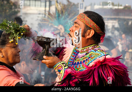 Traditional Aztec shaman folk healer at work, Plaza de la Constitución ...