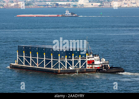 Working Tug boats. New york harbour. USA Stock Photo - Alamy