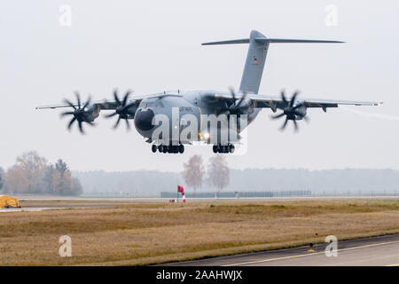 21 November 2019, Bavaria, Graben: Seating possibilities can be seen ...