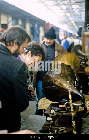 Budapest, Flohmarkt - Budapest, Flea Market Stock Photo - Alamy