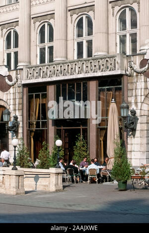 Café Gerbeaud in Budapest is a traditional Hungarian coffeehouse Stock ...
