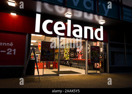 entrance of an Iceland store with the Iceland logo Stock Photo - Alamy