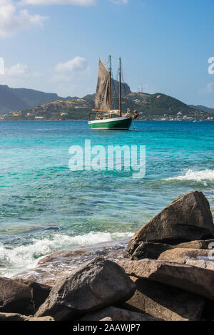 Historic Scaramouche sailing boat featured in Priates of the Caribbean ...