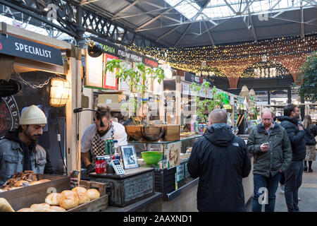 Spitalfields indoor Christmas Market, London Stock Photo - Alamy