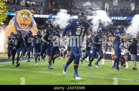 Miami, Florida, USA. 23rd Nov, 2019. FIU Panthers cheerleaders pose for ...