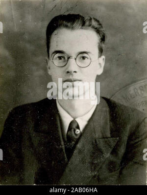 KLAUS FUCHS (1911-1988) German theoretical physicist and Soviet spy ...
