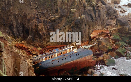 RMS Mulheim German Cargo Ship wreck,Mayon Cliff,Lands End,Cornwall ...