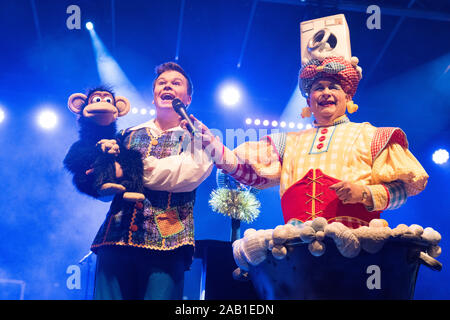 Bromley Town Centre Christmas Lights Switch On Stock Photo - Alamy