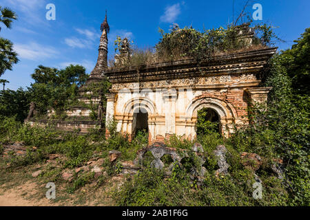 A Myint ruins old city village in Chaung-U township near Monywa Stock ...