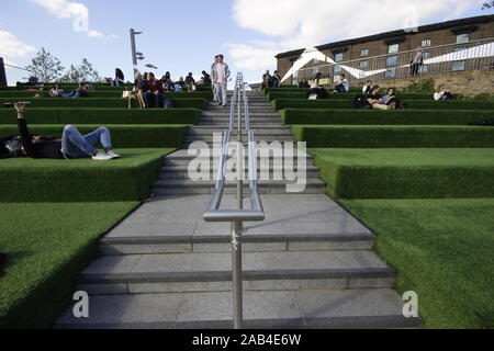 Sitting on the steps by Granary Square and leading down to Regents ...