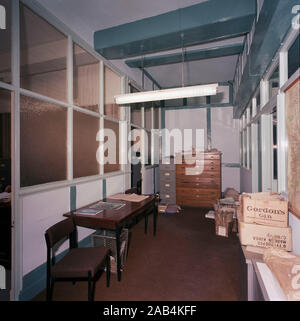 Office life in 1986, Leeds, West Yorkshire, northern England, UK Stock ...