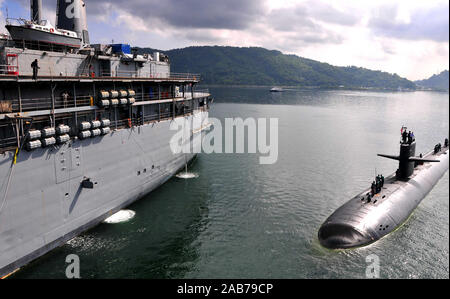 USS LOUISVILLE (SSN-724 Stock Photo - Alamy