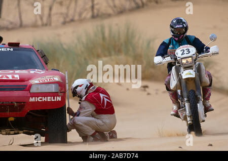 Paris-Granada-Dakar 1995 - Salonen /Gallacher - Citroen ZX Stock Photo ...