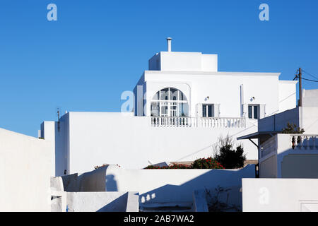 Ein schoenes Haus auf der Insel Santorini in Griechenland Stock Photo ...