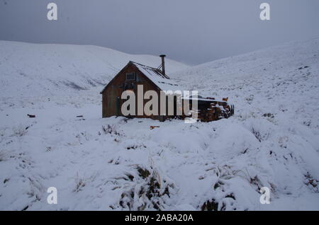 Camp Stream Hut snow. Te Araroa Trail. Two Thumb Track. Te Kahui ...