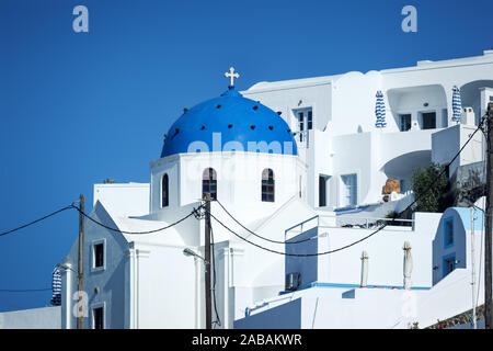 Eine schoene Kirche auf der Insel Santorini in Griechenland Stock Photo ...