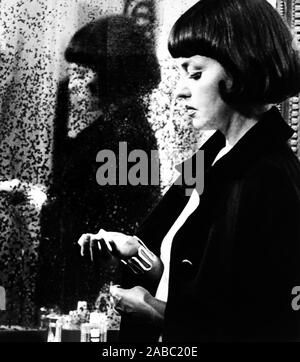 THE BRIDE WORE BLACK, (aka LA MARIEE ETAIT EN NOIR), Jeanne Moreau ...
