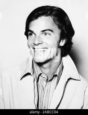 BUTTERFLIES ARE FREE (1972) EDWARD ALBERT, GOLDIE HAWN BUFR 001 Stock ...