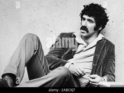 GETTING STRAIGHT, Elliott Gould, 1970 Stock Photo - Alamy