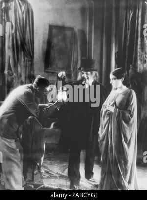 Lon Chaney, on-set of the Silent Film, "London After Midnight", 1927 ...