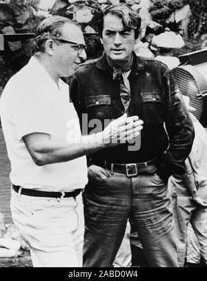 MACKENNA'S GOLD, from left: Gregory Peck, Ted Cassidy, 1969 Stock Photo ...
