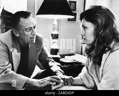 FAYE DUNAWAY, WILLIAM HOLDEN, NETWORK, 1976 Stock Photo - Alamy