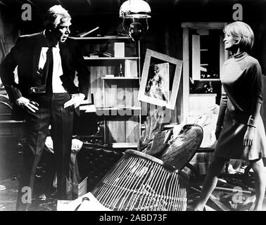 POINT BLANK, from left, Lee Marvin, Angie Dickinson, 1967 Stock Photo ...