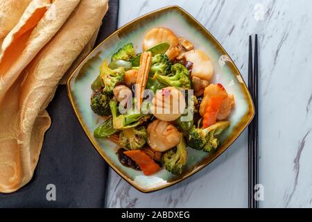 Szechuan stir fried scallops with Chinese Vegetables Stock Photo - Alamy