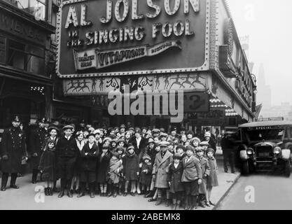 THE SINGING FOOL Stock Photo - Alamy