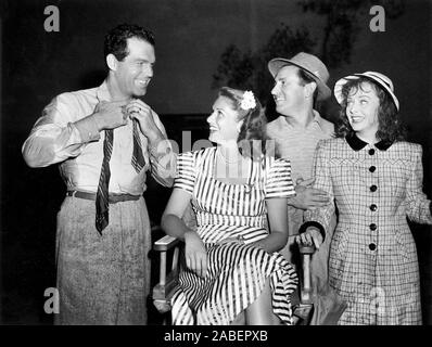 STANDING ROOM ONLY, from left, Fred MacMurray, Paulette Goddard, 1944 ...