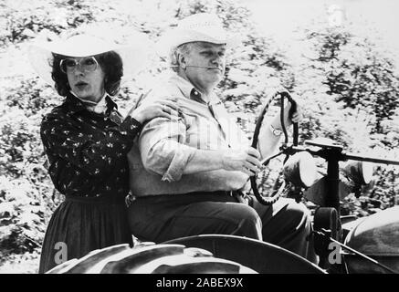 TOOTSIE, from left, Charles Durning, Dustin Hoffman, 1982. ©Columbia ...